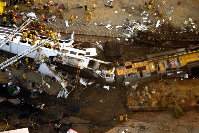 25 Dead in Metrolink Freight Train Crash in Los Angeles - Accidents ...